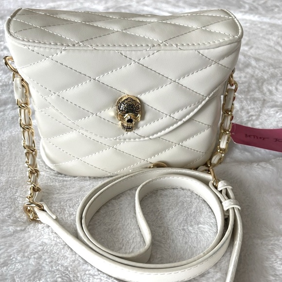 Betsey Johnson | Bags | Betsey Johnson Skull Closure Quilted White ...